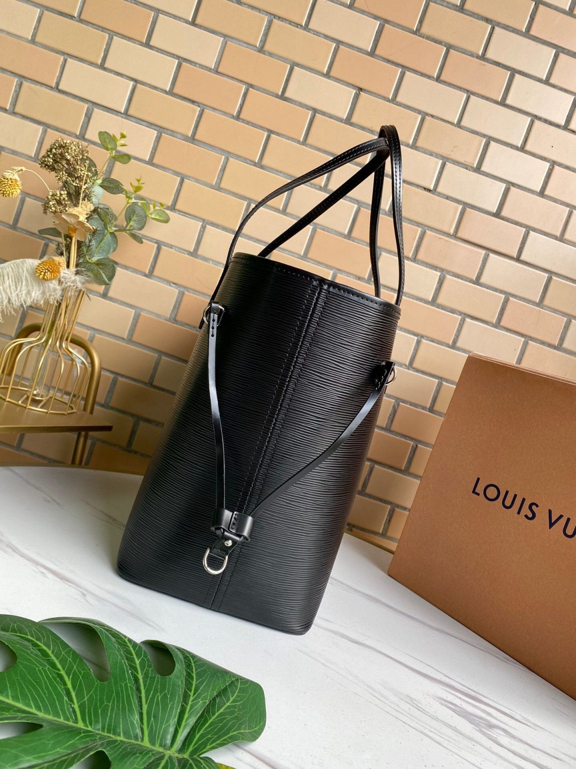 Louis Vuitton Neverfull MM Epi – Elegance Nicely